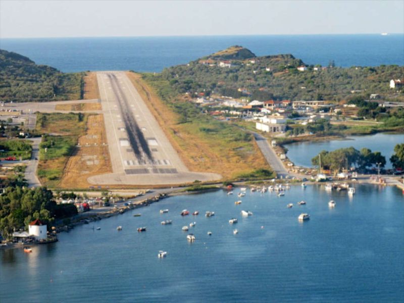 Τα αεροδρόμια με τα ωραιότερα τοπία προσγείωσης-Ανάμεσά τους ένα ...